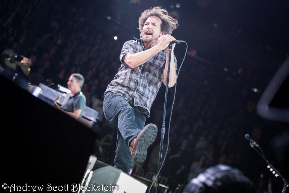 Review, Photos & Videos: Pearl Jam Takes It To Madison Square Garden