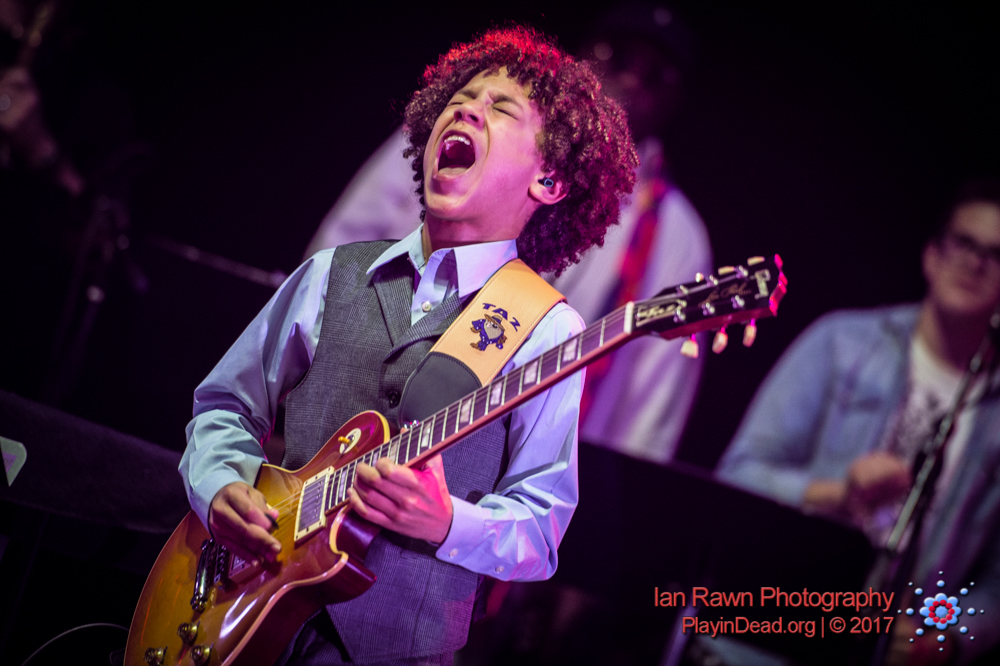 John Mayer Showers Praise On 14-Year-Old Guitarist Brandon 'Taz' Niederauer John Mayer Showers Praise On 14-Year-Old Guitarist Brandon 'Taz' Niederauer