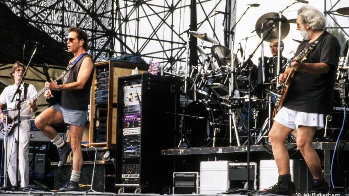 Grateful Dead Selects Memorable 1973 Show For ‘Dave’s Picks Vol. 54’
