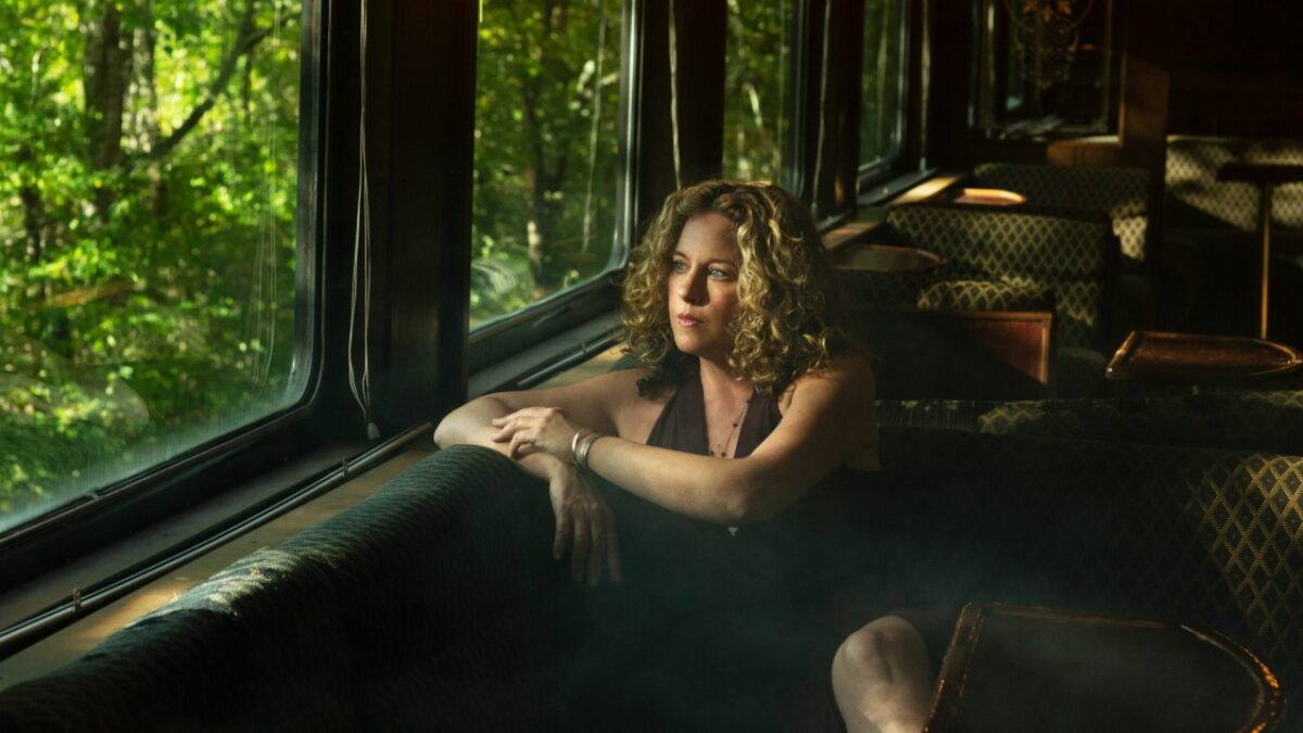Amy Helm Shares 'Carry It Alone' Acoustic Video