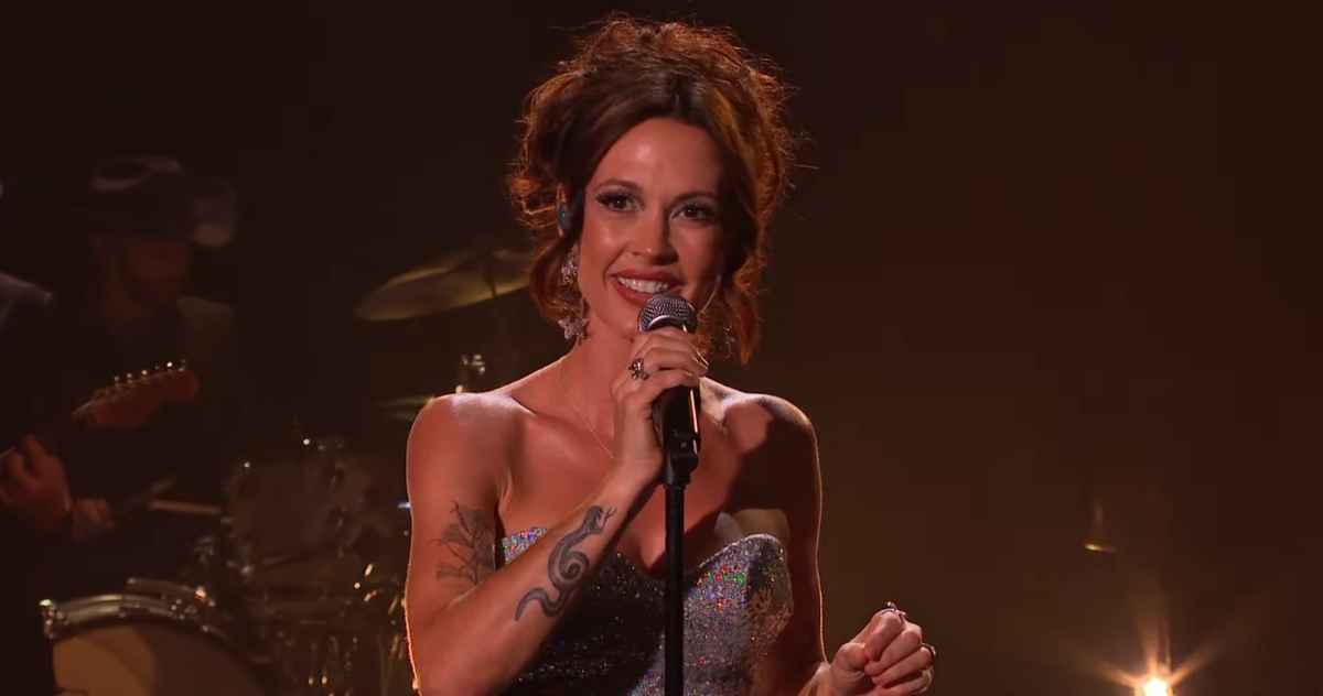 Amanda Shires Performs ‘Take It Like A Man’ On ‘Late Late Show’