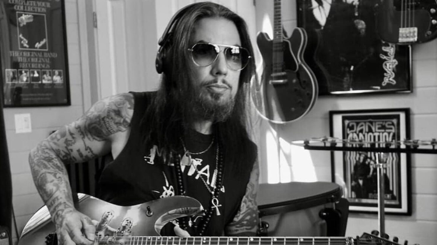 Jane’s Addiction’s Dave Navarro Missing Tour With Smashing Pumpkins Due ...