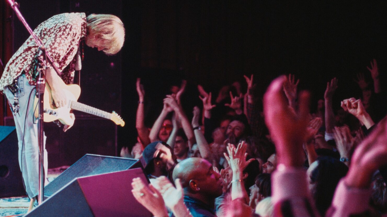 Watch Tom Petty & The Heartbreakers Perform 10-Minute ‘Gloria’ At The Fillmore In 1997