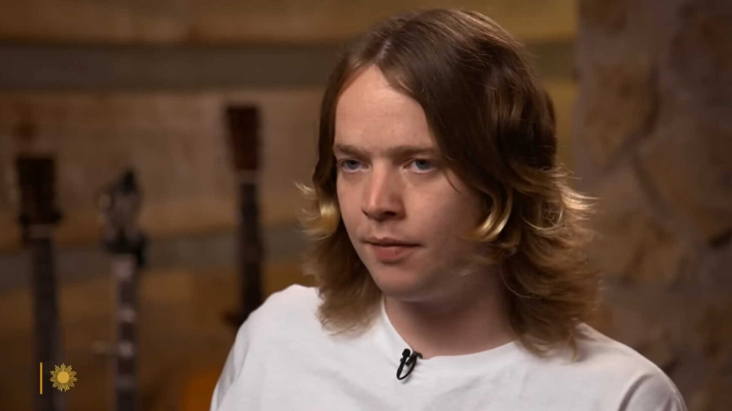 Billy Strings Talks Complicated Upbringing & Defying Odds In ‘Sunday Morning’ Profile