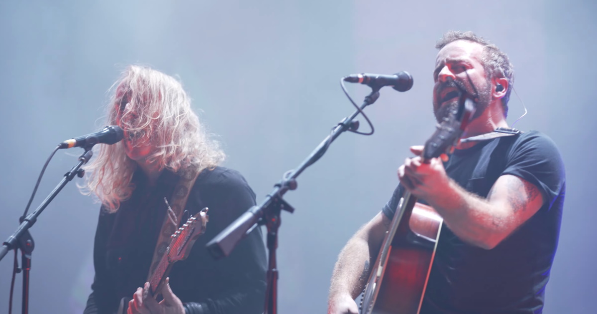 [Updated] Watch Low’s Alan Sparhawk Perform Powerful ‘When I Go Deaf ...