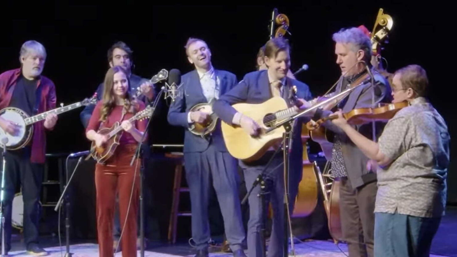 Béla Fleck's My Bluegrass Heart & Punch Brothers Spread Yuletide Cheer With Holiday Medley