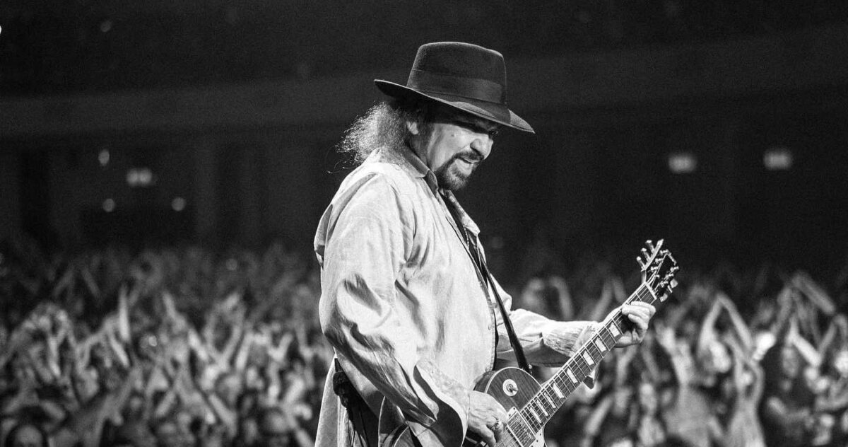 Gary Rossington, Lynyrd Skynyrd Guitarist & Last Original Member, Dies At Age 71