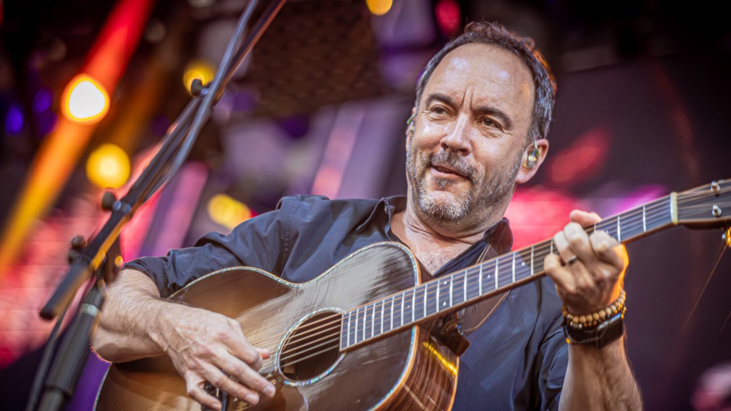 Watch Dave Matthews Band’s Debut Cover Of Paul Simon’s ‘Late In The Evening’