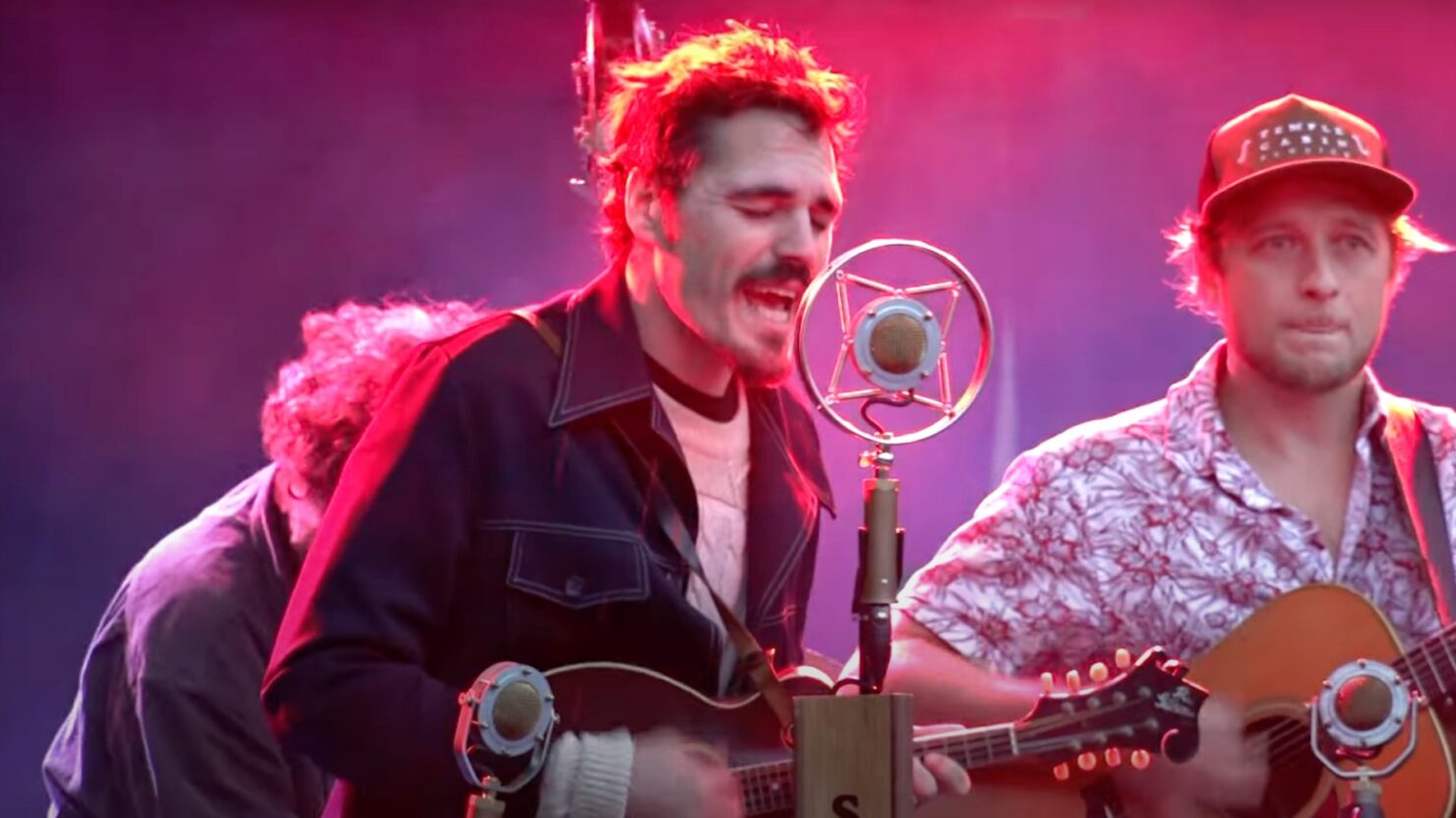 Watch Sam Grisman Project Honor Jerry Garcia At FreshGrass 2023