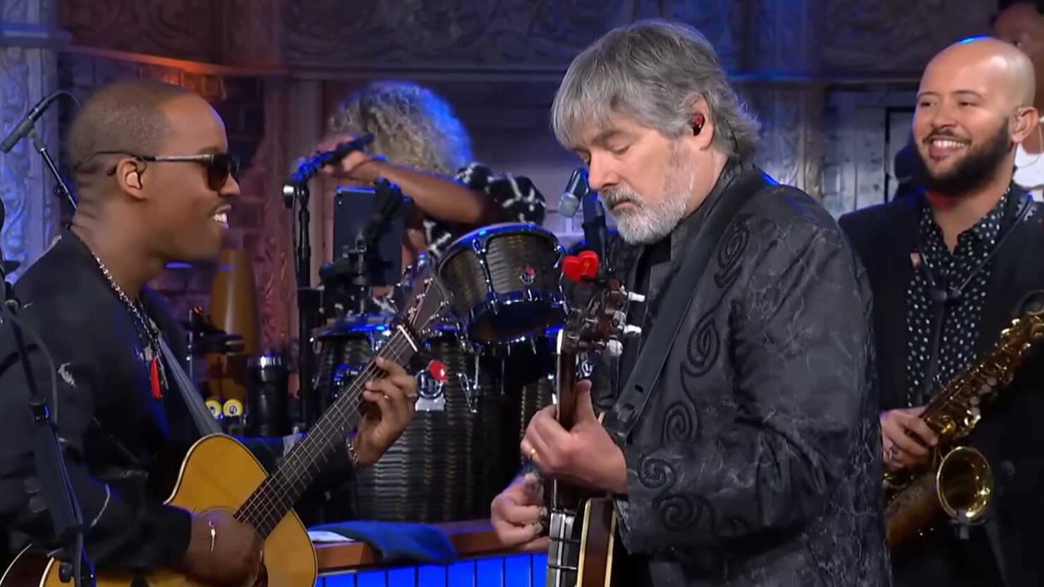 Watch Béla Fleck & Late Show Band Play Flecktones Classic For ‘Colbert’
