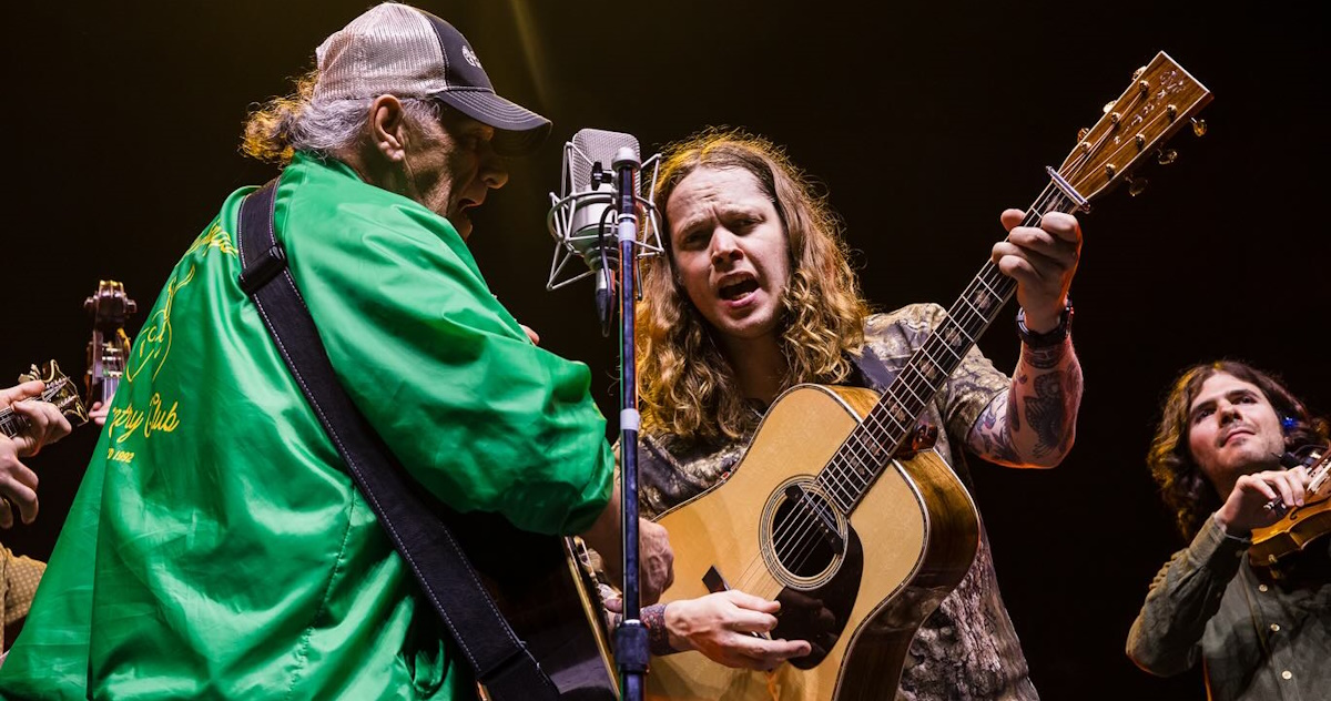 Me / And / Dad: Watch Billy Strings Bring Out His Father Terry Barber At Allstate Arena