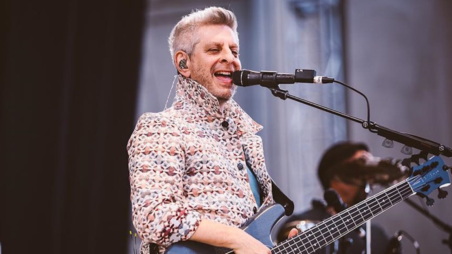 Mike Gordon Debuts Lone Song From Phish’s ‘Evolve’ LP Previously Unplayed Live & Brings Out Drew ...