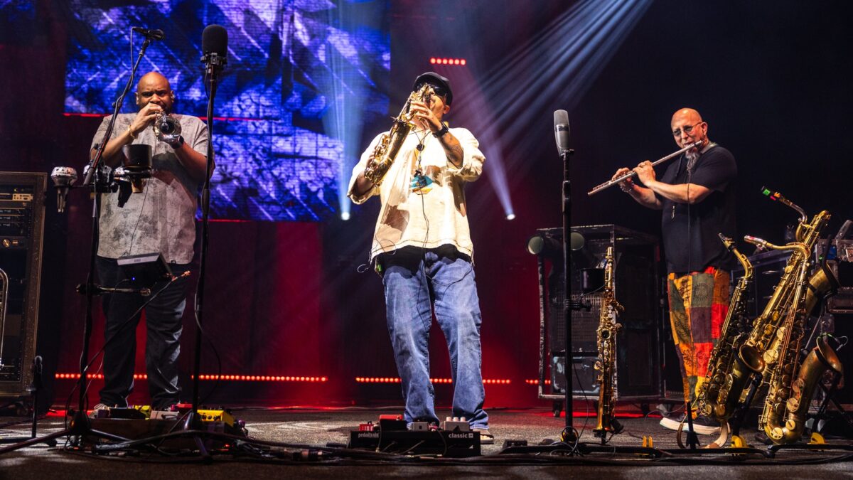 Dave Matthews Band Announces Free Livestream Of Saturday Concert In Camden
