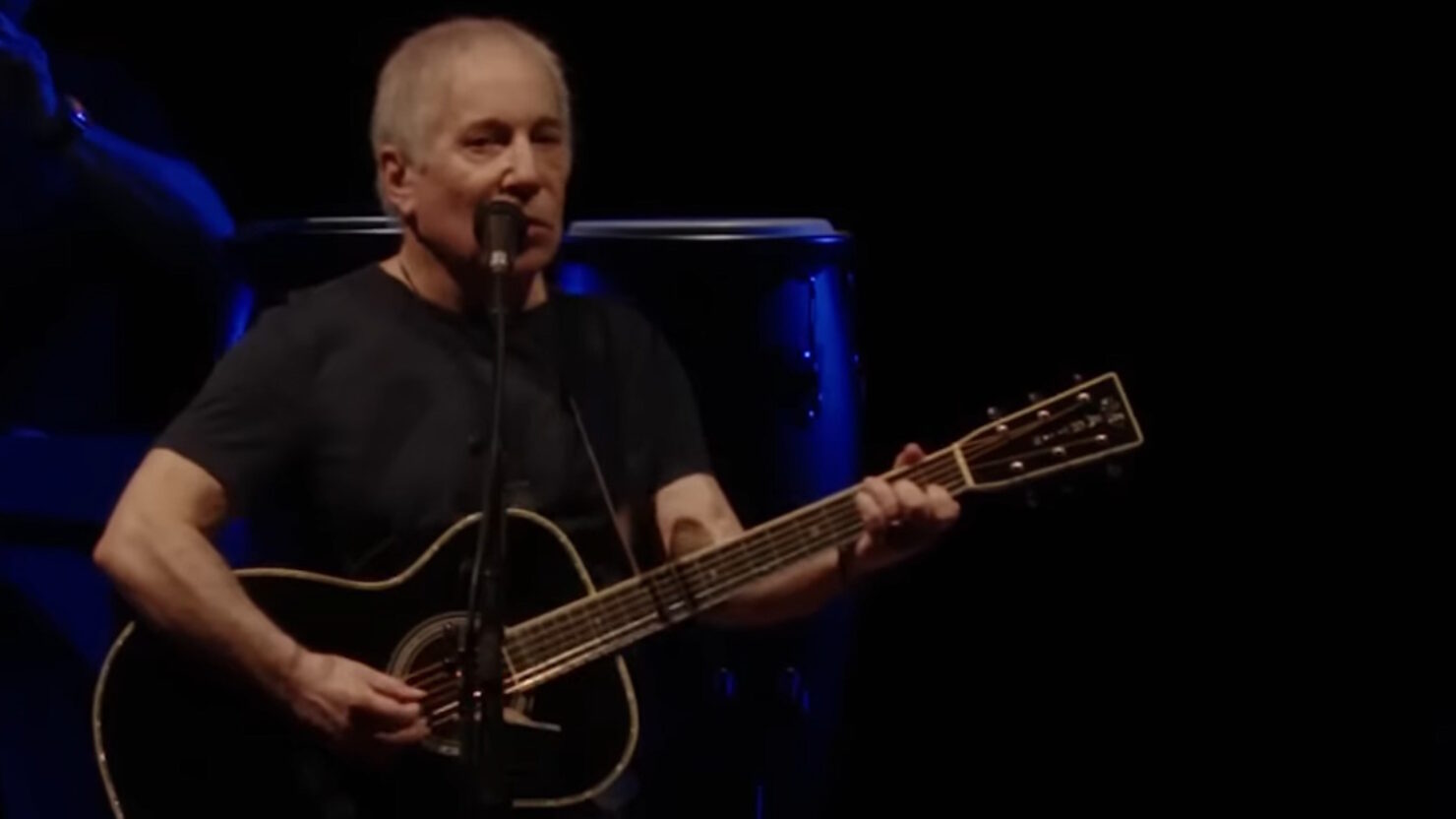 Paul Simon Debuts ‘Seven Psalms’ At Opening Show Of 1st Tour Since 2018