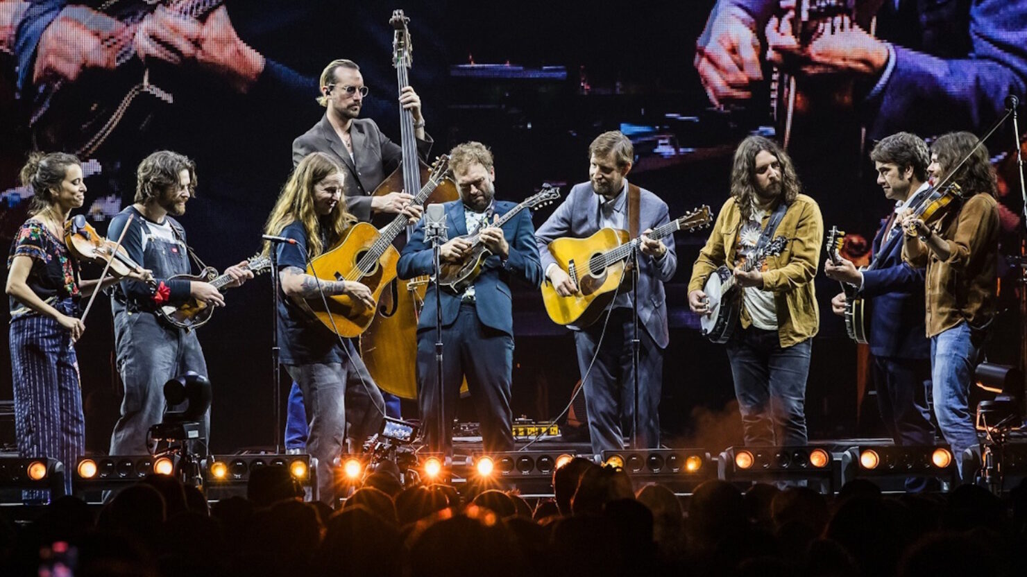 St. Louis Special: Billy Strings Brings Out Punch Brothers For 3rd Set Encore