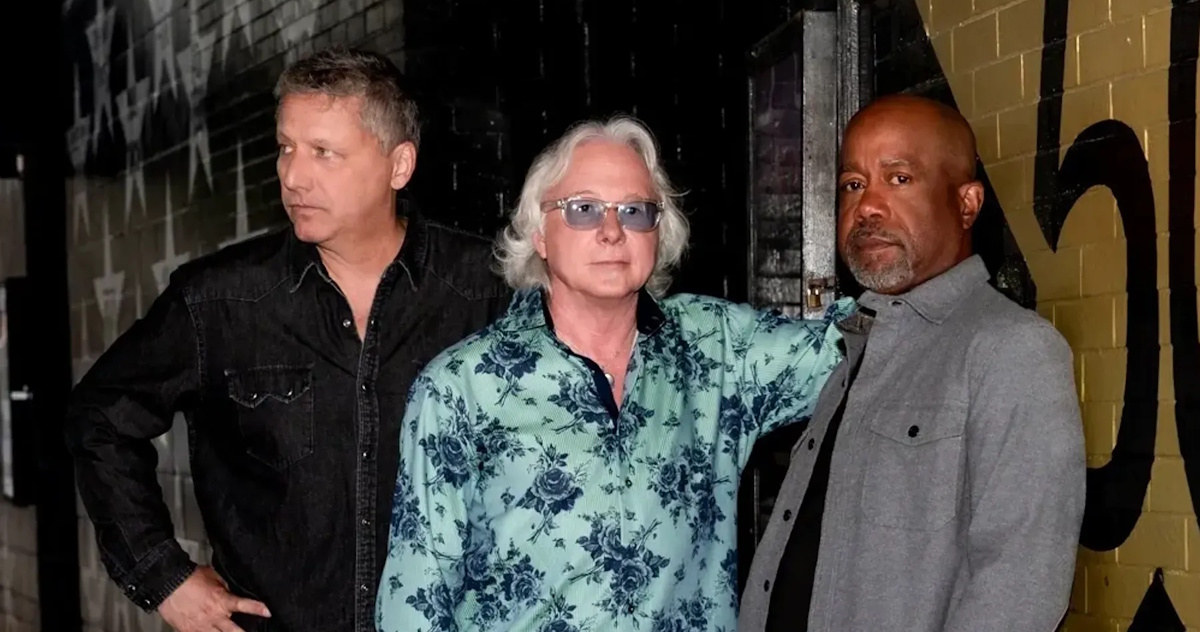 Darius Rucker, Mike Mills & Steve Gorman Play 1st Howl Owl Howl Show