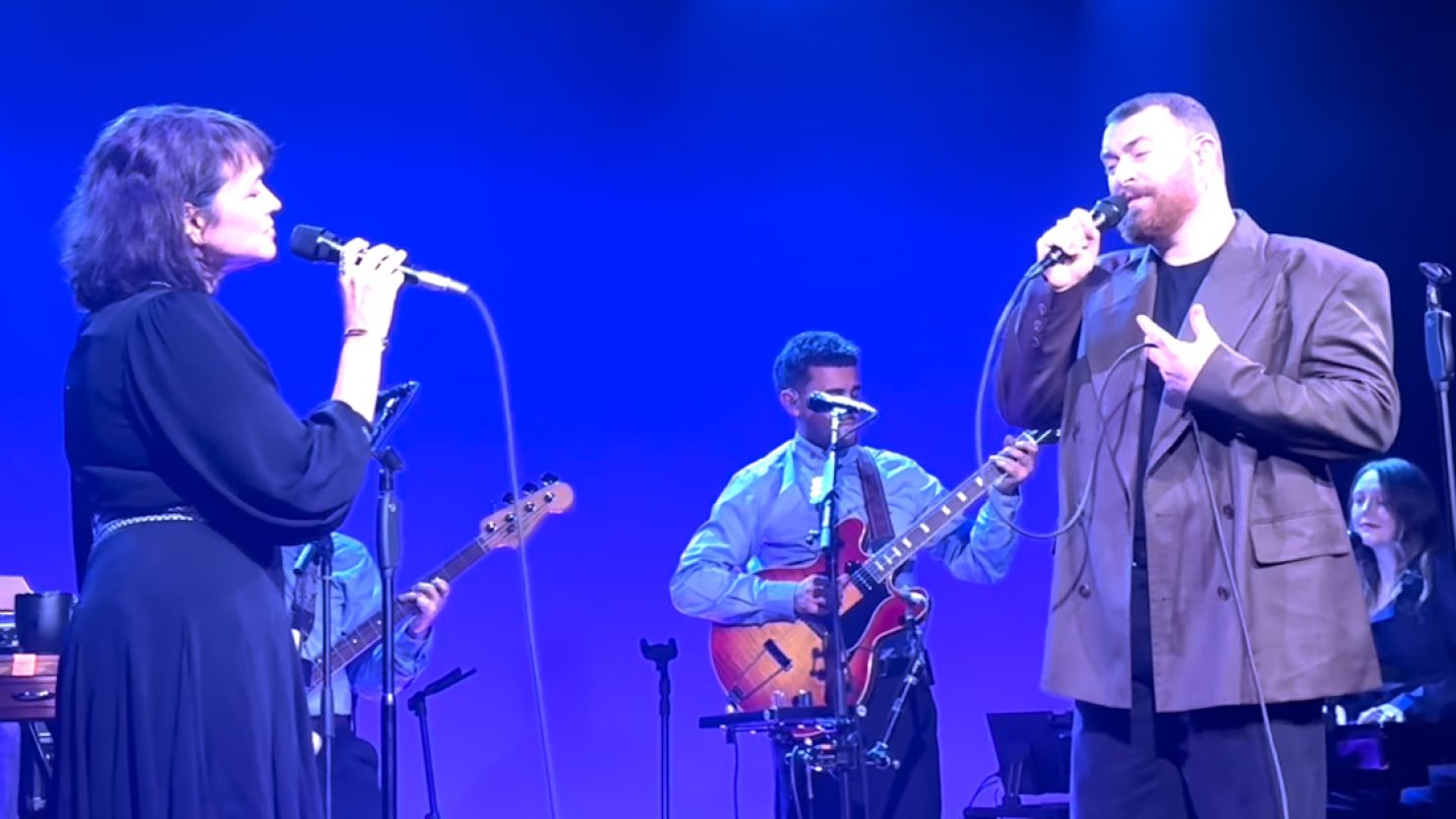 Norah Jones & Sam Smith Perform ‘Come Away With Me’ Together In Brooklyn